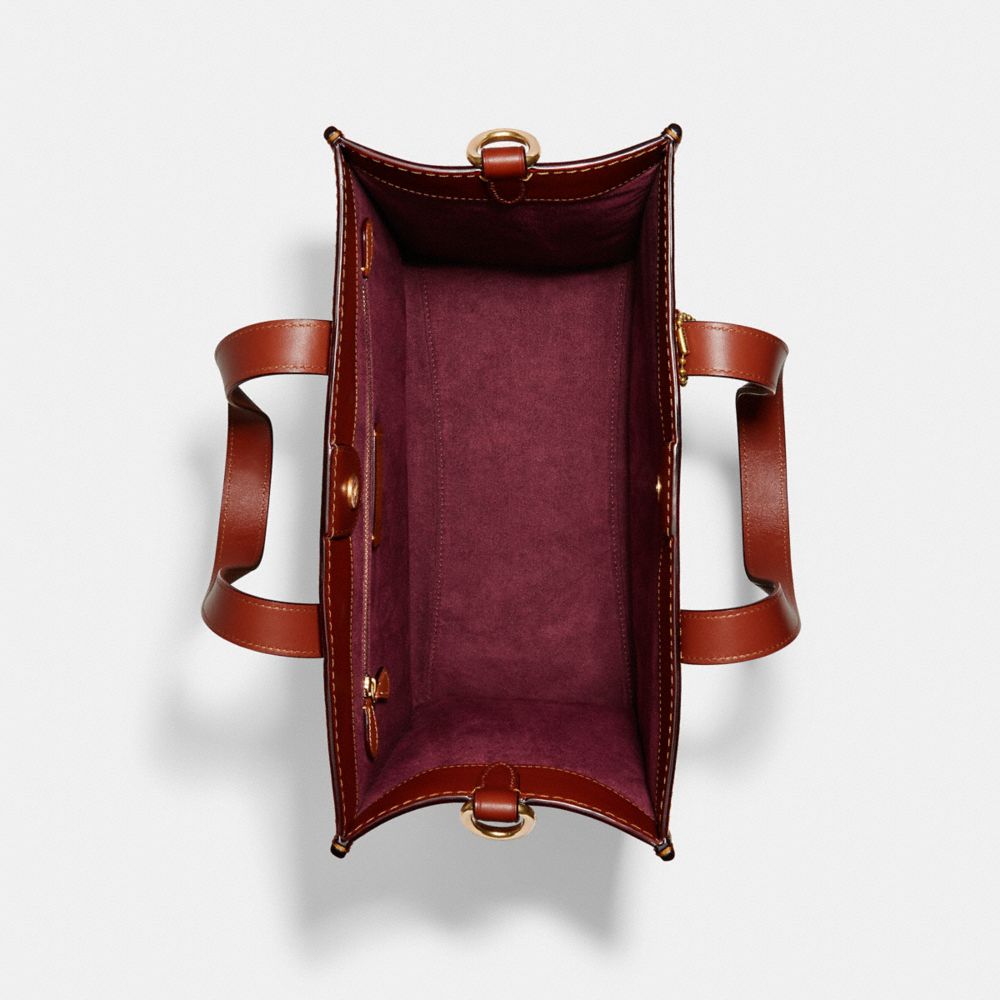 Field Tote Cùng Huy Hiệu Của Coach Mới Nhất – Kirei & Hansamu